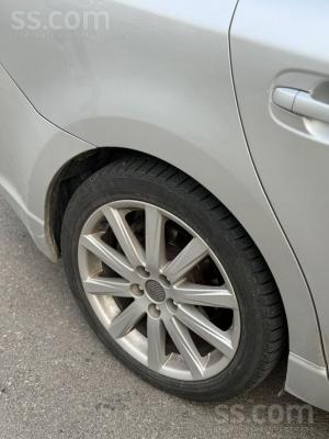 Grey Toyota Avensis 2009 in Daugavpils, with an engine capacity of 2.20 L and mileage of 225 thousand km for 3000 €, photo 18 on AUTOMOTO.COM.LV