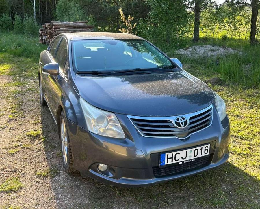 Серый Тойота Авенсис 2009 в Вильнюс, объемом двигателя 2.00 л и пробегом 165 тыс. км за 3500 €, фото 1 на AUTOMOTO.COM.LV