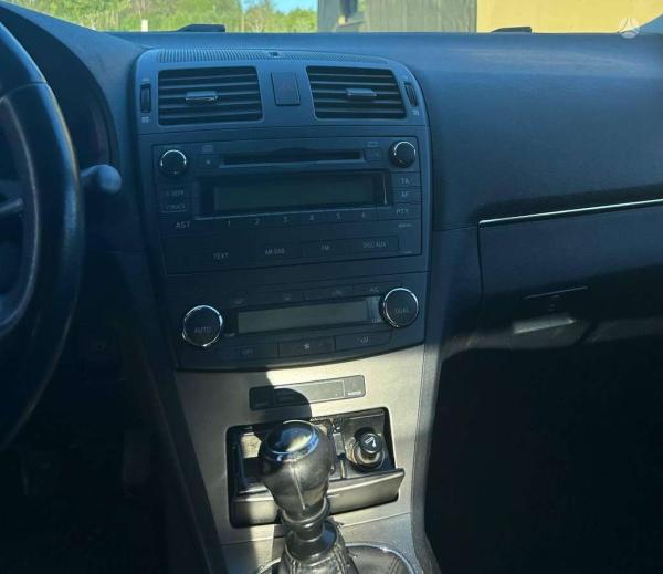 Pelēks Toyota Avensis 2009 Viļņa, ar dzinēja tilpumu 2.00 L un nobraukumu 165 tūkst. km par 3500 €, foto 9 vietnē AUTOMOTO.COM.LV