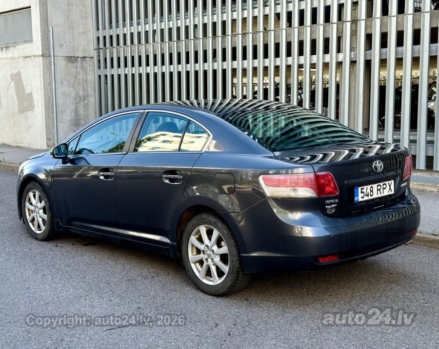 Grey Toyota Avensis 2009 in Tallinn, with an engine capacity of 2.20 L and mileage of 290 thousand km for 1999 €, photo 5 on AUTOMOTO.COM.LV