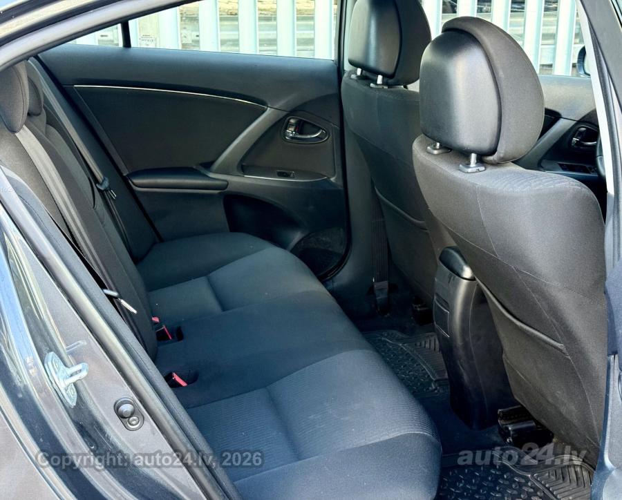 Grey Toyota Avensis 2009 in Tallinn, with an engine capacity of 2.20 L and mileage of 290 thousand km for 1999 €, photo 8 on AUTOMOTO.COM.LV