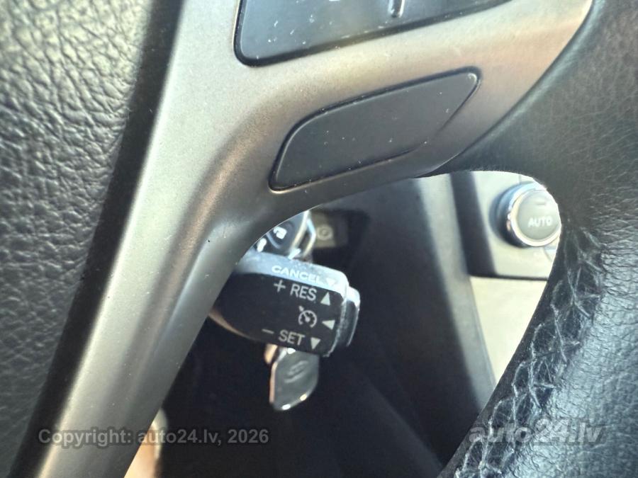 Grey Toyota Avensis 2009 in Tallinn, with an engine capacity of 2.20 L and mileage of 290 thousand km for 1999 €, photo 9 on AUTOMOTO.COM.LV