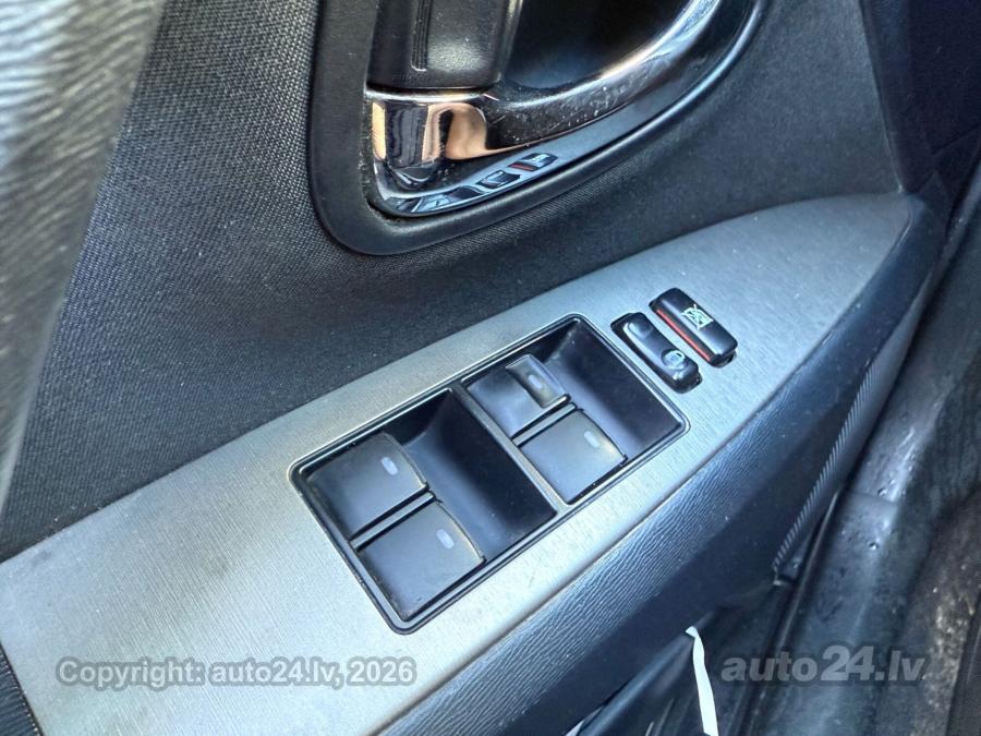 Grey Toyota Avensis 2009 in Tallinn, with an engine capacity of 2.20 L and mileage of 290 thousand km for 1999 €, photo 11 on AUTOMOTO.COM.LV