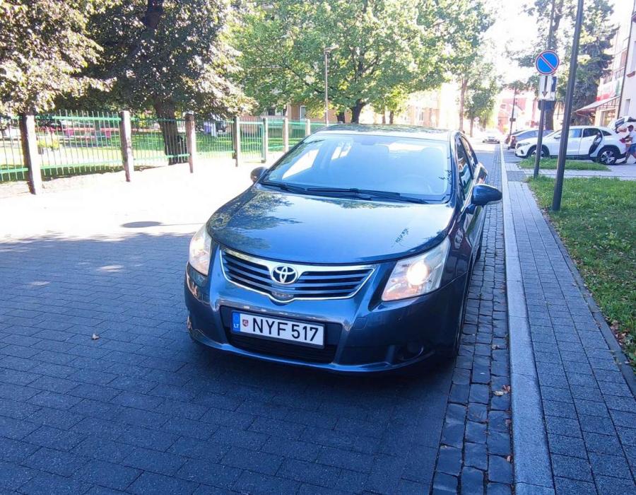 Grey Toyota Avensis 2009 in Panevezys, with an engine capacity of 2.00 L and mileage of 320 thousand km for 2900 €, photo 9 on AUTOMOTO.COM.LV