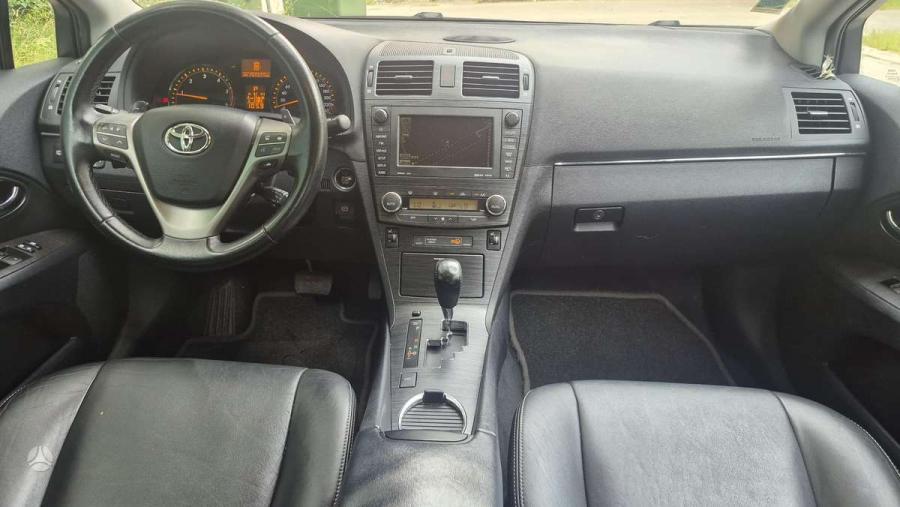 Pelēks Toyota Avensis 2009 Klaipėda, ar dzinēja tilpumu 2.23 L un nobraukumu 261 tūkst. km par 1850 €, foto 13 vietnē AUTOMOTO.COM.LV