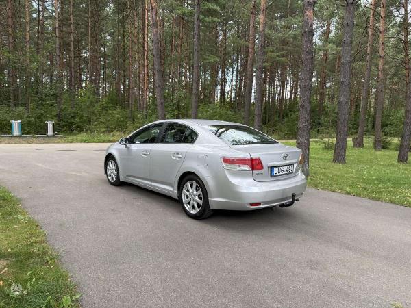 Серый Тойота Авенсис 2009 в Вильнюс, объемом двигателя 2.00 л и пробегом 200 тыс. км за 3999 €, фото 4 на AUTOMOTO.COM.LV