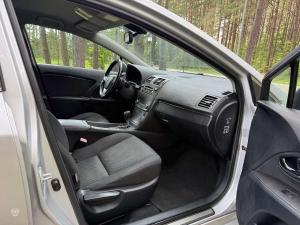 Pelēks Toyota Avensis 2009 Viļņa, ar dzinēja tilpumu 2.00 L un nobraukumu 200 tūkst. km par 3999 €, foto 6 vietnē AUTOMOTO.COM.LV
