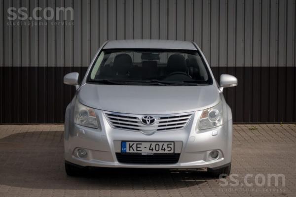 Pelēks Toyota Avensis 2009 Talsi, ar dzinēja tilpumu 2.20 L un nobraukumu 270 tūkst. km par 4290 €, foto 3 vietnē AUTOMOTO.COM.LV