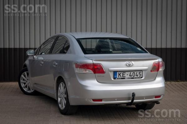 Pelēks Toyota Avensis 2009 Talsi, ar dzinēja tilpumu 2.20 L un nobraukumu 270 tūkst. km par 4290 €, foto 5 vietnē AUTOMOTO.COM.LV