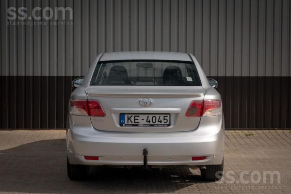 Pelēks Toyota Avensis 2009 Talsi, ar dzinēja tilpumu 2.20 L un nobraukumu 270 tūkst. km par 4290 €, foto 6 vietnē AUTOMOTO.COM.LV