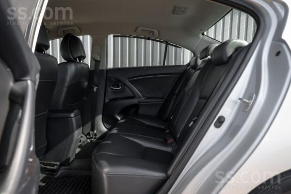 Pelēks Toyota Avensis 2009 Talsi, ar dzinēja tilpumu 2.20 L un nobraukumu 270 tūkst. km par 4290 €, foto 11 vietnē AUTOMOTO.COM.LV