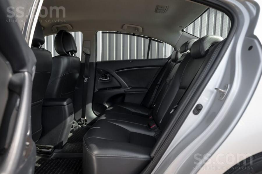 Серый Тойота Авенсис 2009 в Талси, объемом двигателя 2.20 л и пробегом 270 тыс. км за 4290 €, фото 11 на AUTOMOTO.COM.LV
