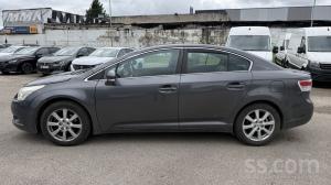 Pelēks Toyota Avensis 2009 Rīga, ar dzinēja tilpumu 2.00 L un nobraukumu 285 tūkst. km par 1290 €, foto 3 vietnē AUTOMOTO.COM.LV
