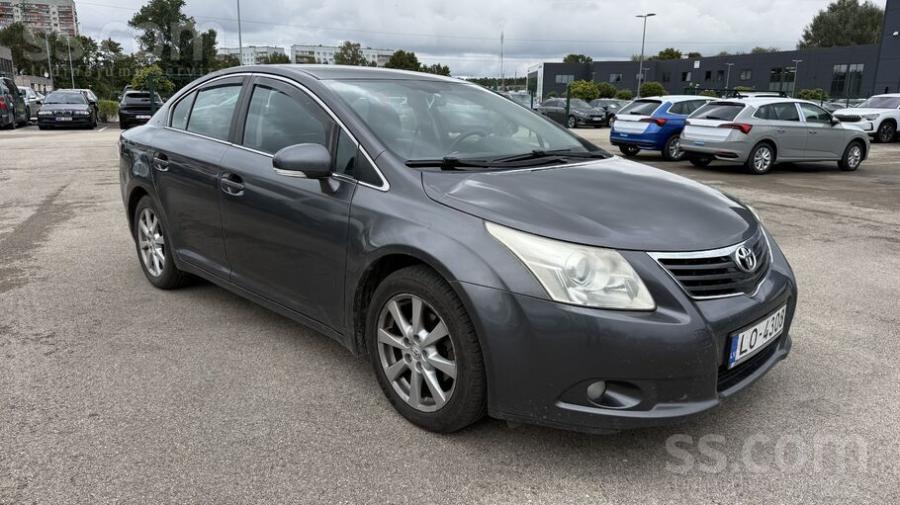 Pelēks Toyota Avensis 2009 Rīga, ar dzinēja tilpumu 2.00 L un nobraukumu 285 tūkst. km par 1290 €, foto 7 vietnē AUTOMOTO.COM.LV