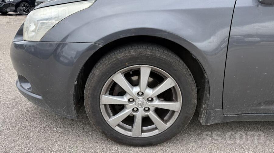 Pelēks Toyota Avensis 2009 Rīga, ar dzinēja tilpumu 2.00 L un nobraukumu 285 tūkst. km par 1290 €, foto 9 vietnē AUTOMOTO.COM.LV