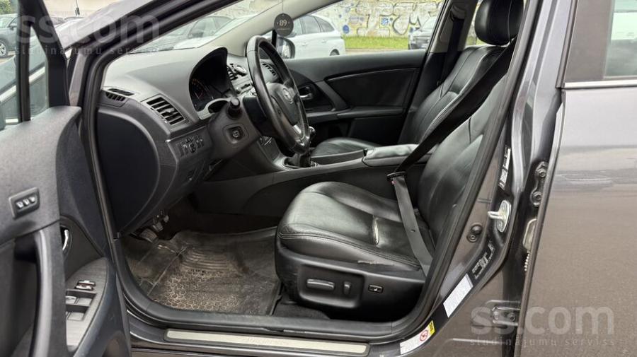 Pelēks Toyota Avensis 2009 Rīga, ar dzinēja tilpumu 2.00 L un nobraukumu 285 tūkst. km par 1290 €, foto 10 vietnē AUTOMOTO.COM.LV