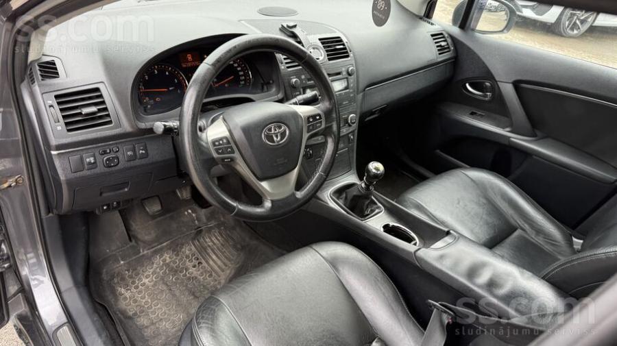 Pelēks Toyota Avensis 2009 Rīga, ar dzinēja tilpumu 2.00 L un nobraukumu 285 tūkst. km par 1290 €, foto 11 vietnē AUTOMOTO.COM.LV