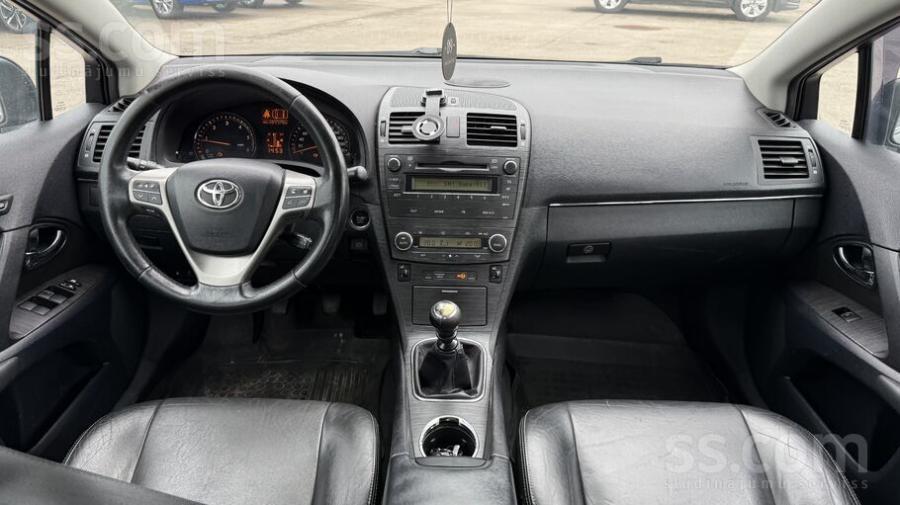 Pelēks Toyota Avensis 2009 Rīga, ar dzinēja tilpumu 2.00 L un nobraukumu 285 tūkst. km par 1290 €, foto 16 vietnē AUTOMOTO.COM.LV
