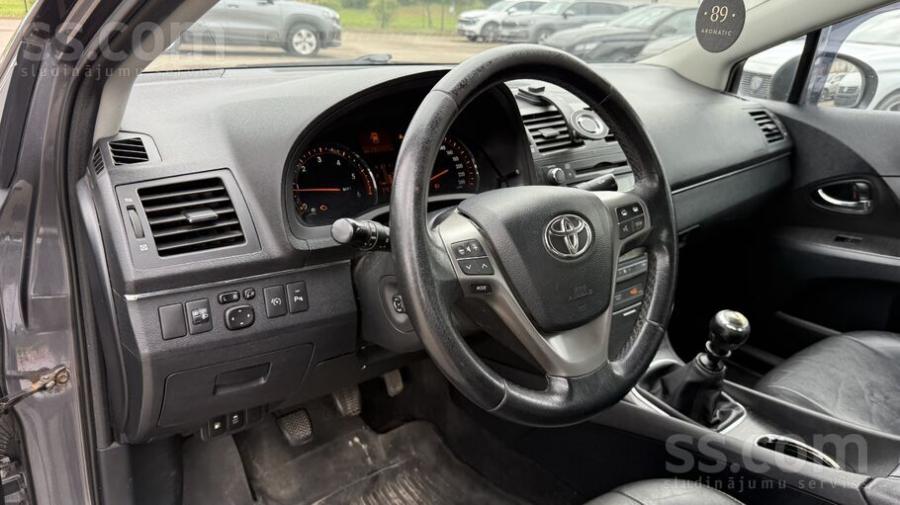 Pelēks Toyota Avensis 2009 Rīga, ar dzinēja tilpumu 2.00 L un nobraukumu 285 tūkst. km par 1290 €, foto 17 vietnē AUTOMOTO.COM.LV