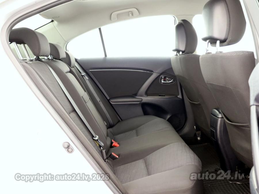 Серый Тойота Авенсис 2009 в Таллин, объемом двигателя 2.20 л и пробегом 299 тыс. км за 1799 €, фото 8 на AUTOMOTO.COM.LV