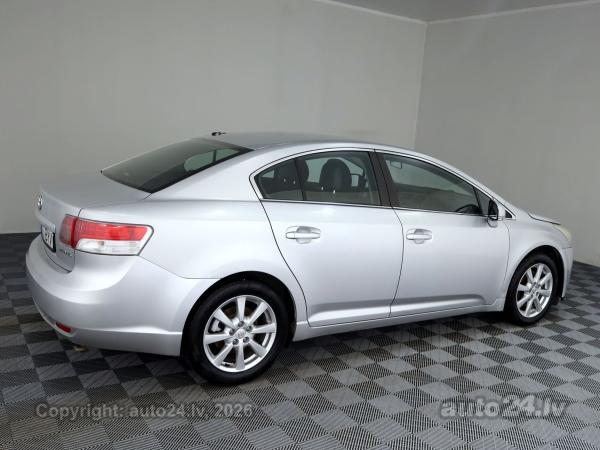 Серый Тойота Авенсис 2009 в Таллин, объемом двигателя 2.20 л и пробегом 299 тыс. км за 1799 €, фото 4 на AUTOMOTO.COM.LV
