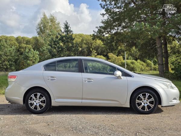 Grey Toyota Avensis 2009 in Taurage, with an engine capacity of 1.80 L and mileage of 230 thousand km for 3900 €, photo 8 on AUTOMOTO.COM.LV