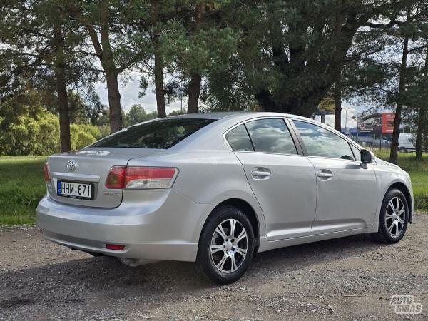 Grey Toyota Avensis 2009 in Taurage, with an engine capacity of 1.80 L and mileage of 230 thousand km for 3900 €, photo 9 on AUTOMOTO.COM.LV