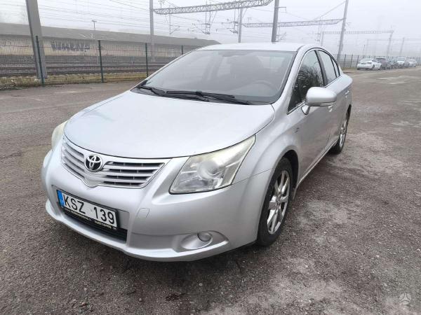 Grey Toyota Avensis 2010 in Siauliai, with an engine capacity of 2.20 L and mileage of 186 thousand km for 2950 €, photo 1 on AUTOMOTO.COM.LV