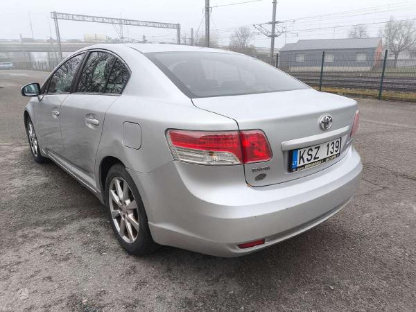 Grey Toyota Avensis 2010 in Siauliai, with an engine capacity of 2.20 L and mileage of 186 thousand km for 2950 €, photo 6 on AUTOMOTO.COM.LV