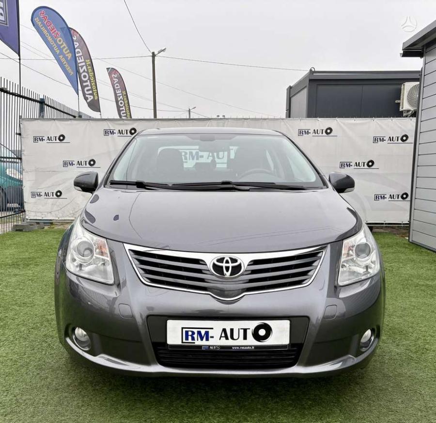 Grey Toyota Avensis 2010 in Panevezys, with an engine capacity of 2.00 L and mileage of 244 thousand km for 4500 €, photo 3 on AUTOMOTO.COM.LV