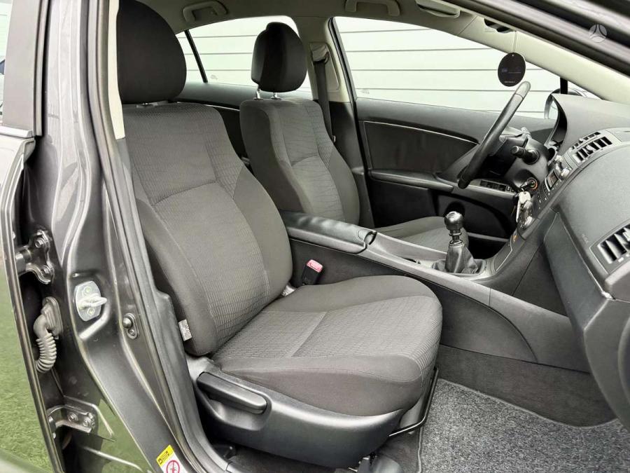 Grey Toyota Avensis 2010 in Panevezys, with an engine capacity of 2.00 L and mileage of 244 thousand km for 4500 €, photo 16 on AUTOMOTO.COM.LV