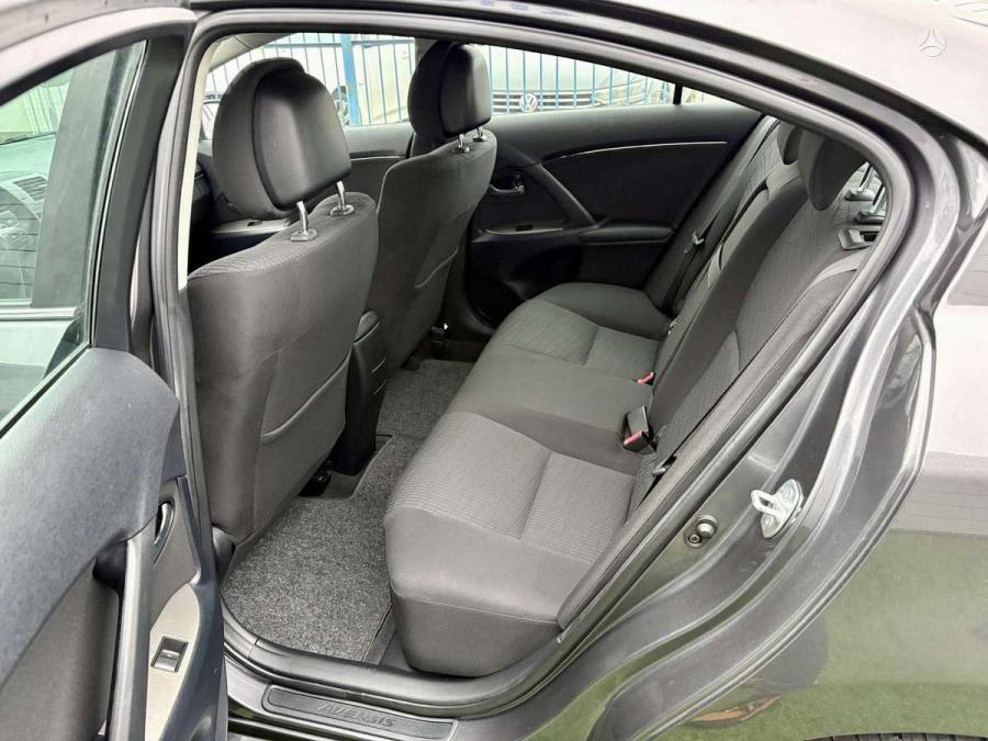 Grey Toyota Avensis 2010 in Panevezys, with an engine capacity of 2.00 L and mileage of 244 thousand km for 4500 €, photo 18 on AUTOMOTO.COM.LV