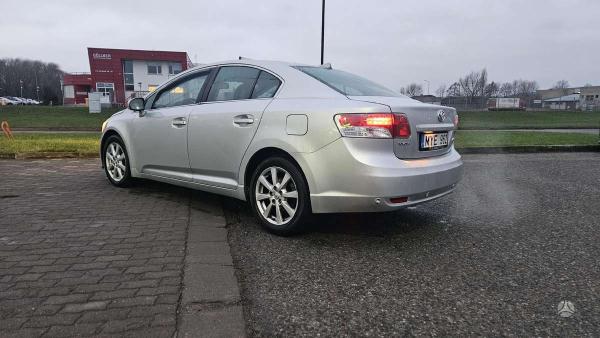 Grey Toyota Avensis 2010 in Klaipeda, with an engine capacity of 2.17 L and mileage of 262 thousand km for 4450 €, photo 2 on AUTOMOTO.COM.LV