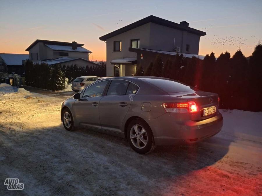 Grey Toyota Avensis 2010 in Alytus, with an engine capacity of 1.80 L and mileage of 128 thousand km for 5000 €, photo 1 on AUTOMOTO.COM.LV
