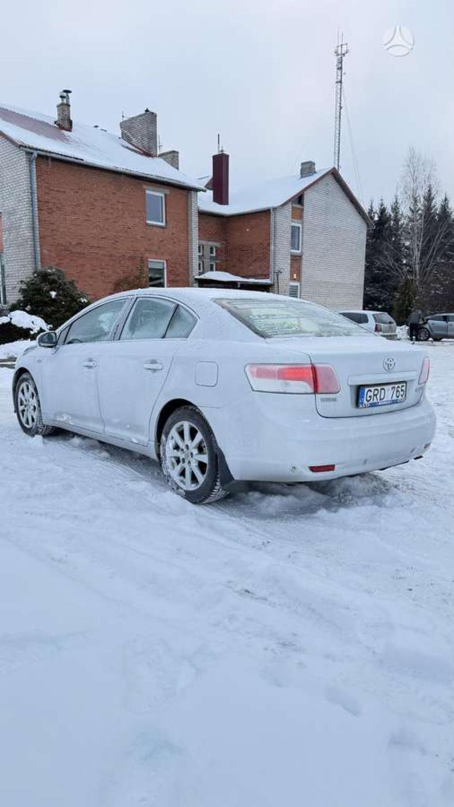 Grey Toyota Avensis 2010 in Kaunas, with an engine capacity of 2.23 L and mileage of 197 thousand km for 3550 €, photo 2 on AUTOMOTO.COM.LV