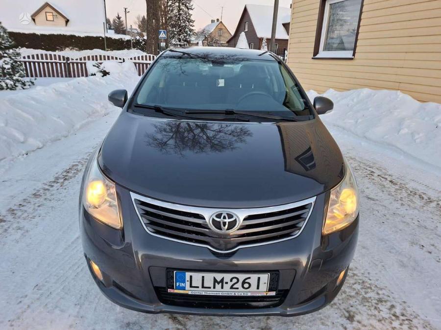 Grey Toyota Avensis 2010 in Radviliskis, with an engine capacity of 2.00 L and mileage of 264 thousand km for 3200 €, photo 3 on AUTOMOTO.COM.LV