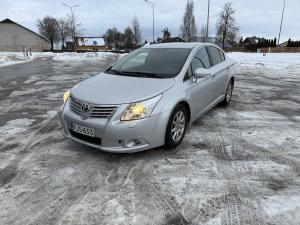 Pelēks Toyota Avensis 2010 Tauragė, ar dzinēja tilpumu 2.00 L un nobraukumu 390 tūkst. km par 2999 €, foto  vietnē AUTOMOTO.COM.LV