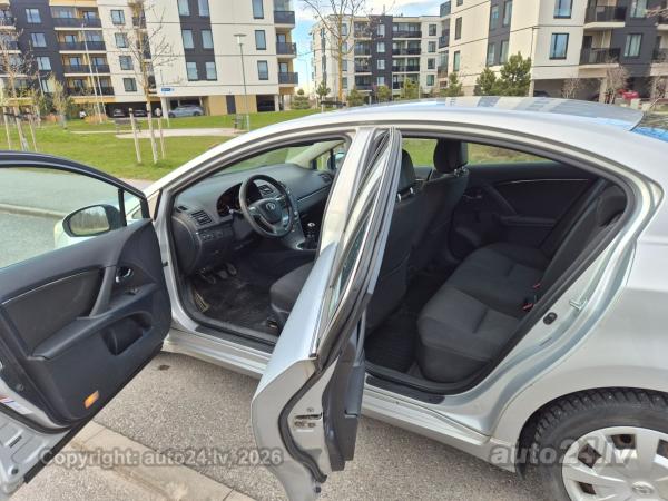 Grey Toyota Avensis 2010 in Tallinn, with an engine capacity of 1.60 L and mileage of 269 thousand km for 3100 €, photo 6 on AUTOMOTO.COM.LV