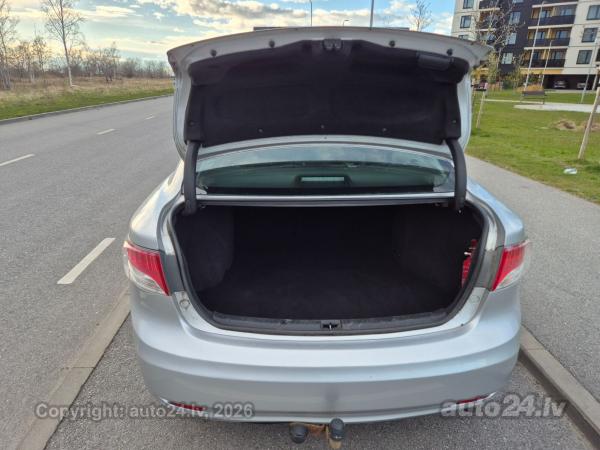 Grey Toyota Avensis 2010 in Tallinn, with an engine capacity of 1.60 L and mileage of 269 thousand km for 3100 €, photo 7 on AUTOMOTO.COM.LV