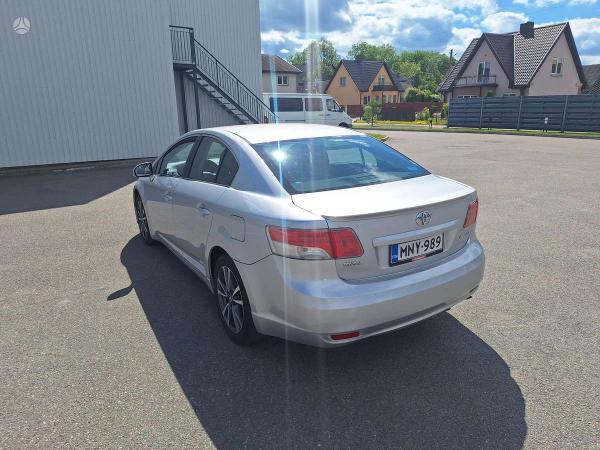 Grey Toyota Avensis 2010 in Vilkaviskis, with an engine capacity of 2.00 L and mileage of 300 thousand km for 3100 €, photo 3 on AUTOMOTO.COM.LV
