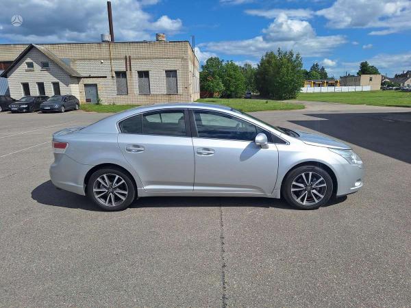 Grey Toyota Avensis 2010 in Vilkaviskis, with an engine capacity of 2.00 L and mileage of 300 thousand km for 3100 €, photo 6 on AUTOMOTO.COM.LV