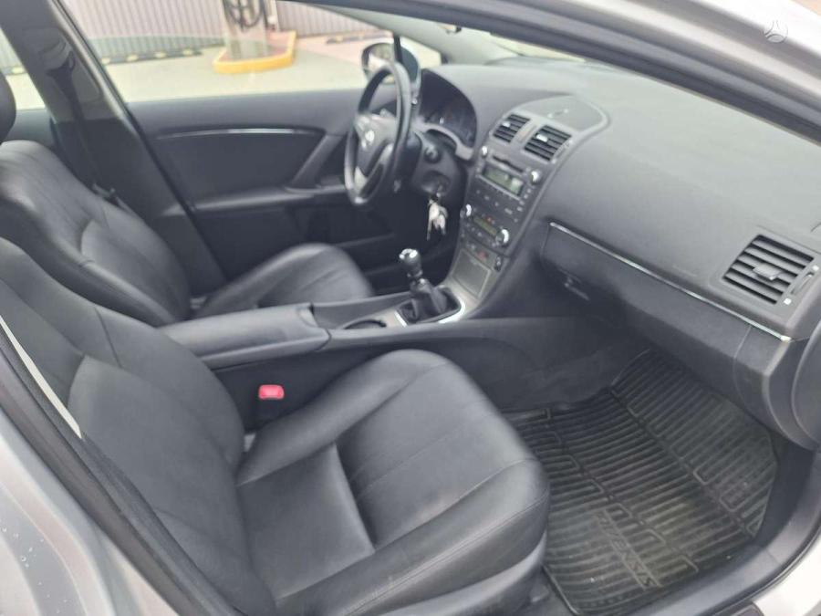 Pelēks Toyota Avensis 2010 Vilkaviškis, ar dzinēja tilpumu 2.00 L un nobraukumu 300 tūkst. km par 3100 €, foto 10 vietnē AUTOMOTO.COM.LV