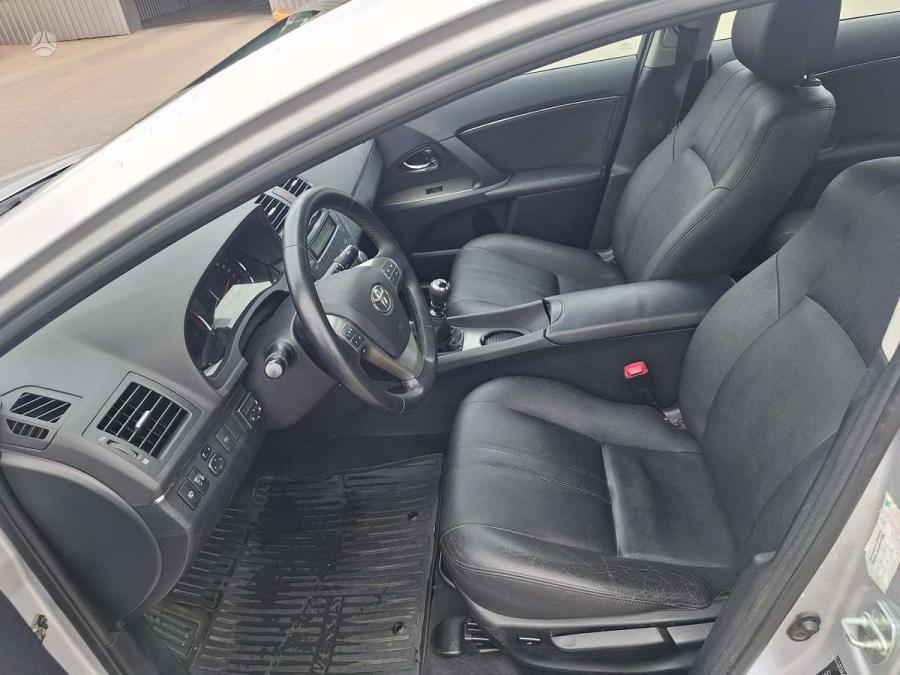 Pelēks Toyota Avensis 2010 Vilkaviškis, ar dzinēja tilpumu 2.00 L un nobraukumu 300 tūkst. km par 3100 €, foto 13 vietnē AUTOMOTO.COM.LV