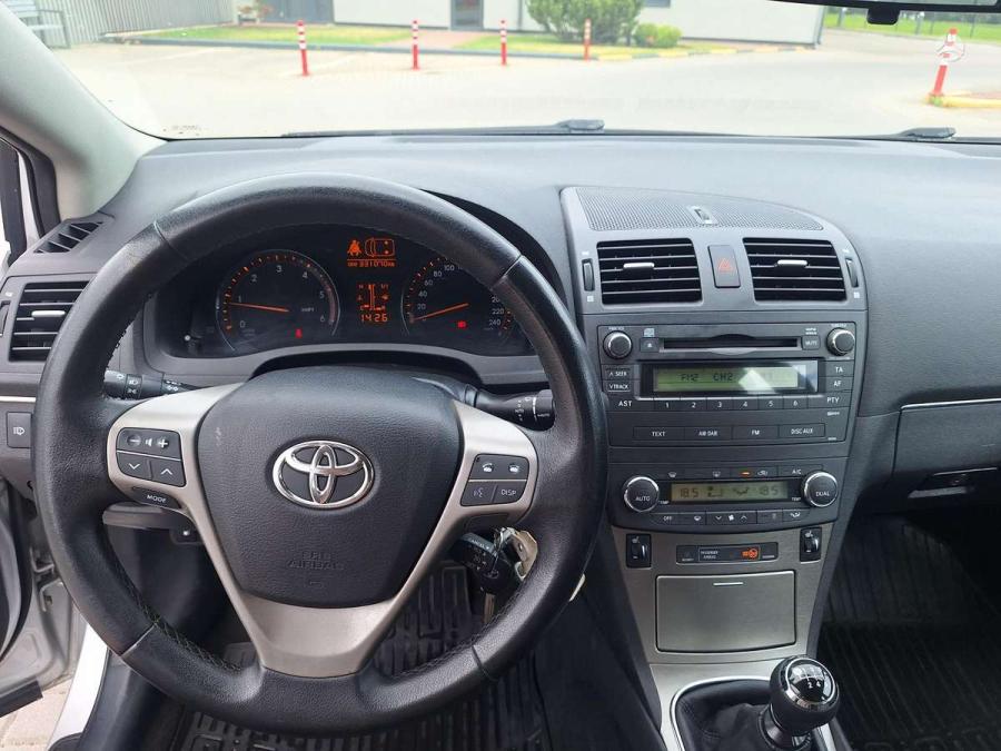Pelēks Toyota Avensis 2010 Vilkaviškis, ar dzinēja tilpumu 2.00 L un nobraukumu 300 tūkst. km par 3100 €, foto 15 vietnē AUTOMOTO.COM.LV