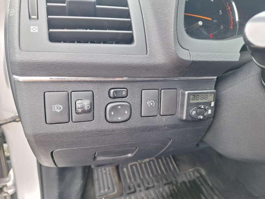 Pelēks Toyota Avensis 2010 Vilkaviškis, ar dzinēja tilpumu 2.00 L un nobraukumu 300 tūkst. km par 3100 €, foto 17 vietnē AUTOMOTO.COM.LV