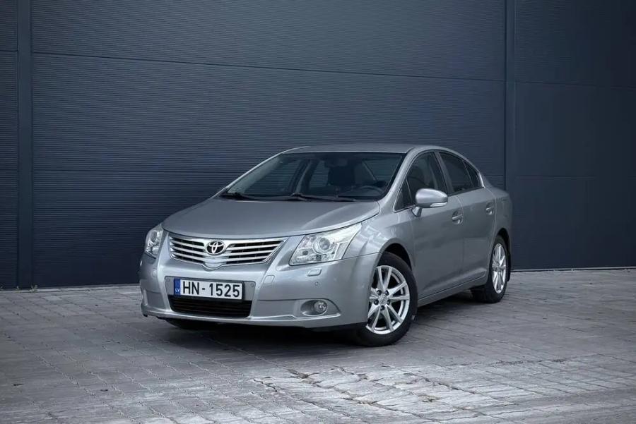 Grey Toyota Avensis 2010 in Riga, with an engine capacity of 1.80 L and mileage of 159 thousand km for 4850 €, photo 1 on AUTOMOTO.COM.LV