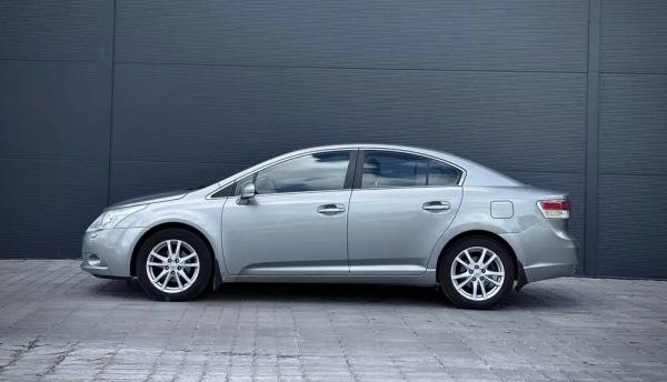 Серый Тойота Авенсис 2010 в Рига, объемом двигателя 1.80 л и пробегом 159 тыс. км за 4850 €, фото 2 на AUTOMOTO.COM.LV