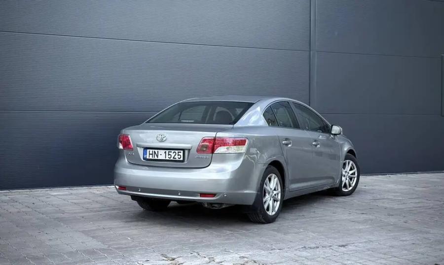 Grey Toyota Avensis 2010 in Riga, with an engine capacity of 1.80 L and mileage of 159 thousand km for 4850 €, photo 7 on AUTOMOTO.COM.LV