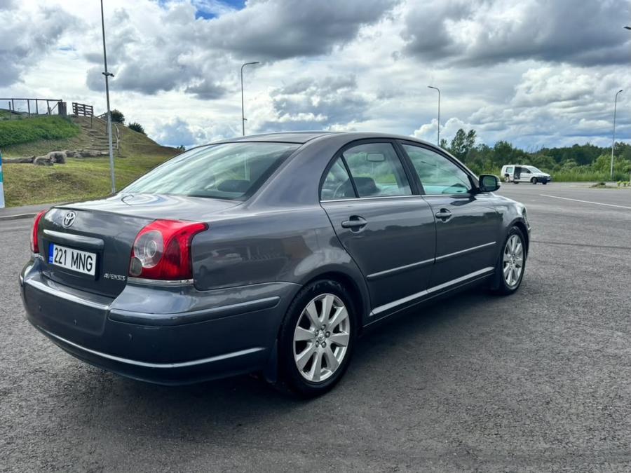 Pelēks Toyota Avensis 2010 Narva, ar dzinēja tilpumu 2.00 L un nobraukumu 250 tūkst. km par 2500 €, foto 10 vietnē AUTOMOTO.COM.LV
