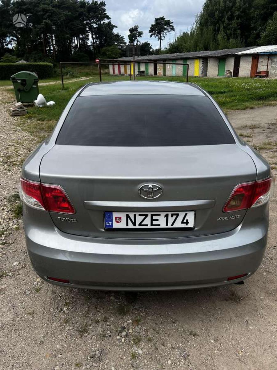 Серый Тойота Авенсис 2010 в Клайпеда, объемом двигателя 2.00 л и пробегом 258 тыс. км за 4000 €, фото 3 на AUTOMOTO.COM.LV